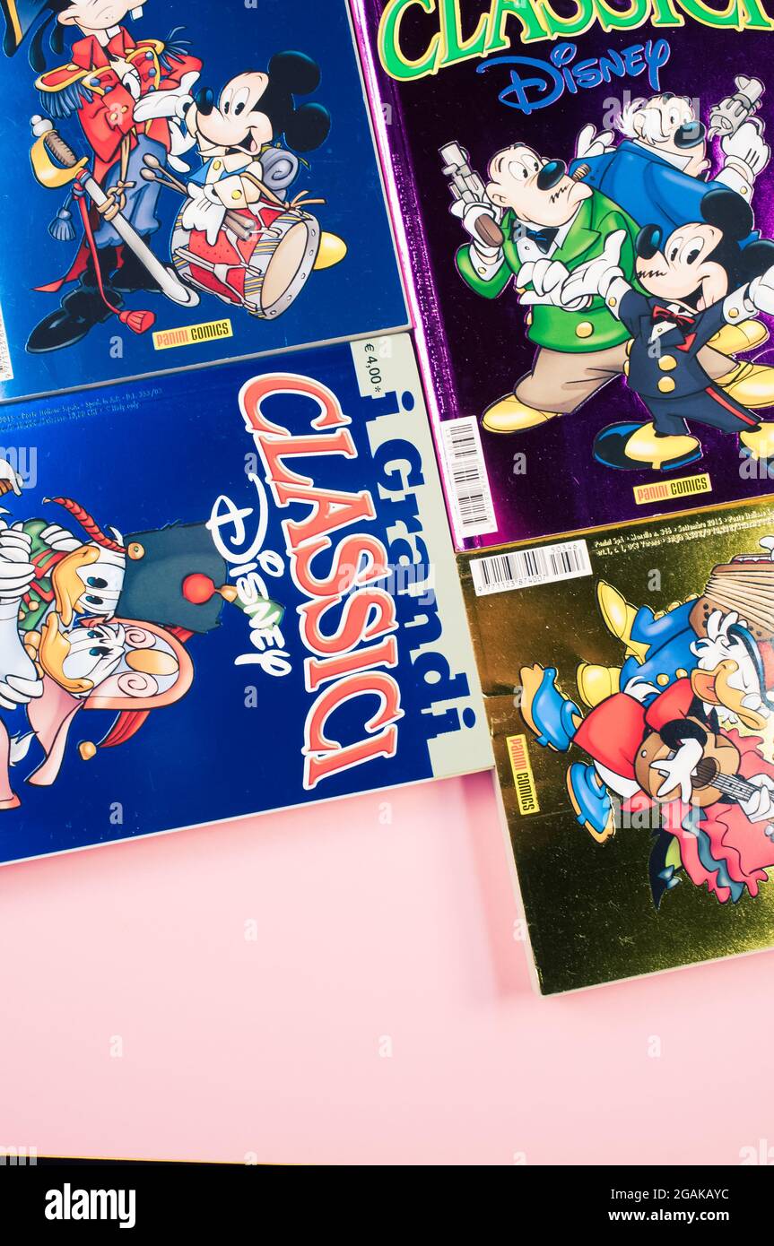 Disney cartoon characters comic books - Italian edition Stock Photo - Alamy