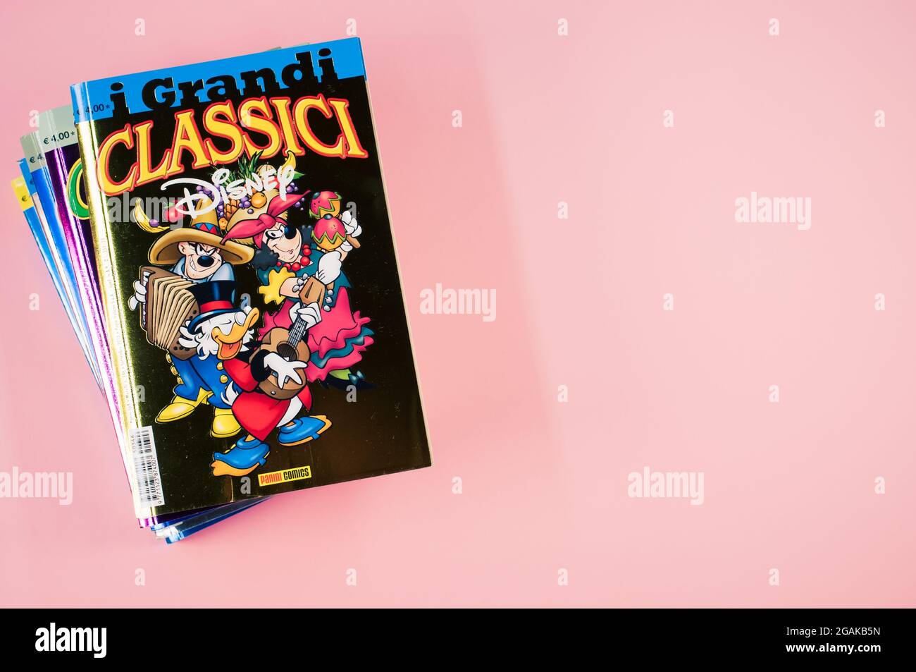 Disney cartoon characters comic books - Italian edition Stock Photo - Alamy