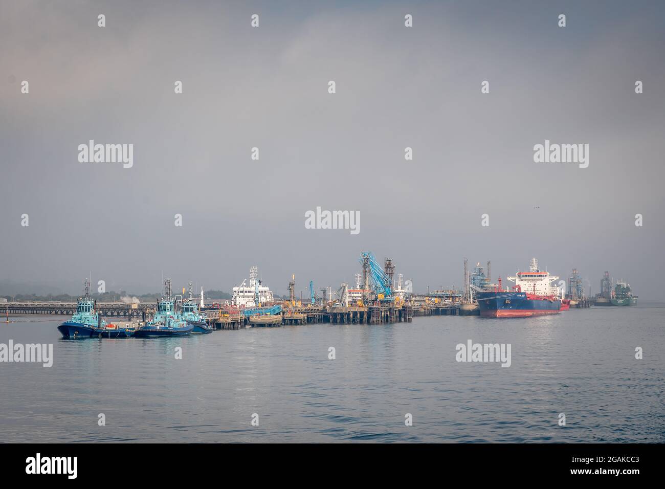 Fawley Oil Refinery Jetties, Hampshire, England, UK Stock Photo - Alamy