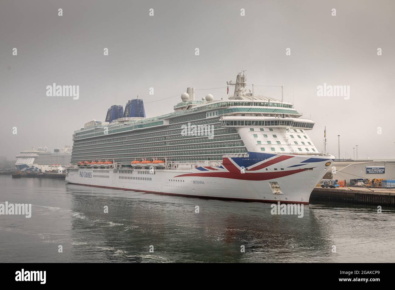 Britannia cruise ship hi-res stock photography and images - Alamy