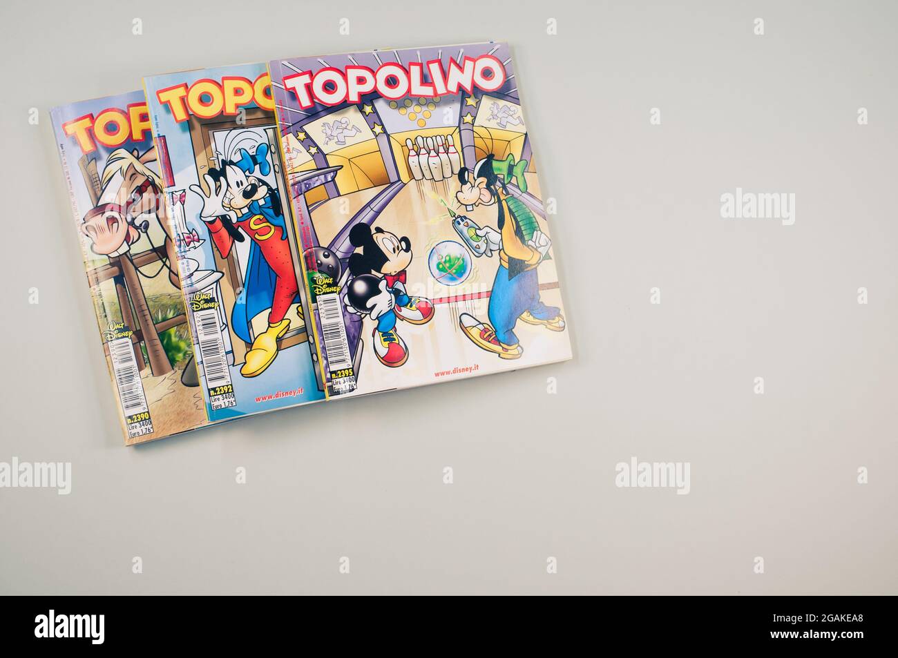 Mickey Mouse Disney cartoon characters comic book - Italian edition ...