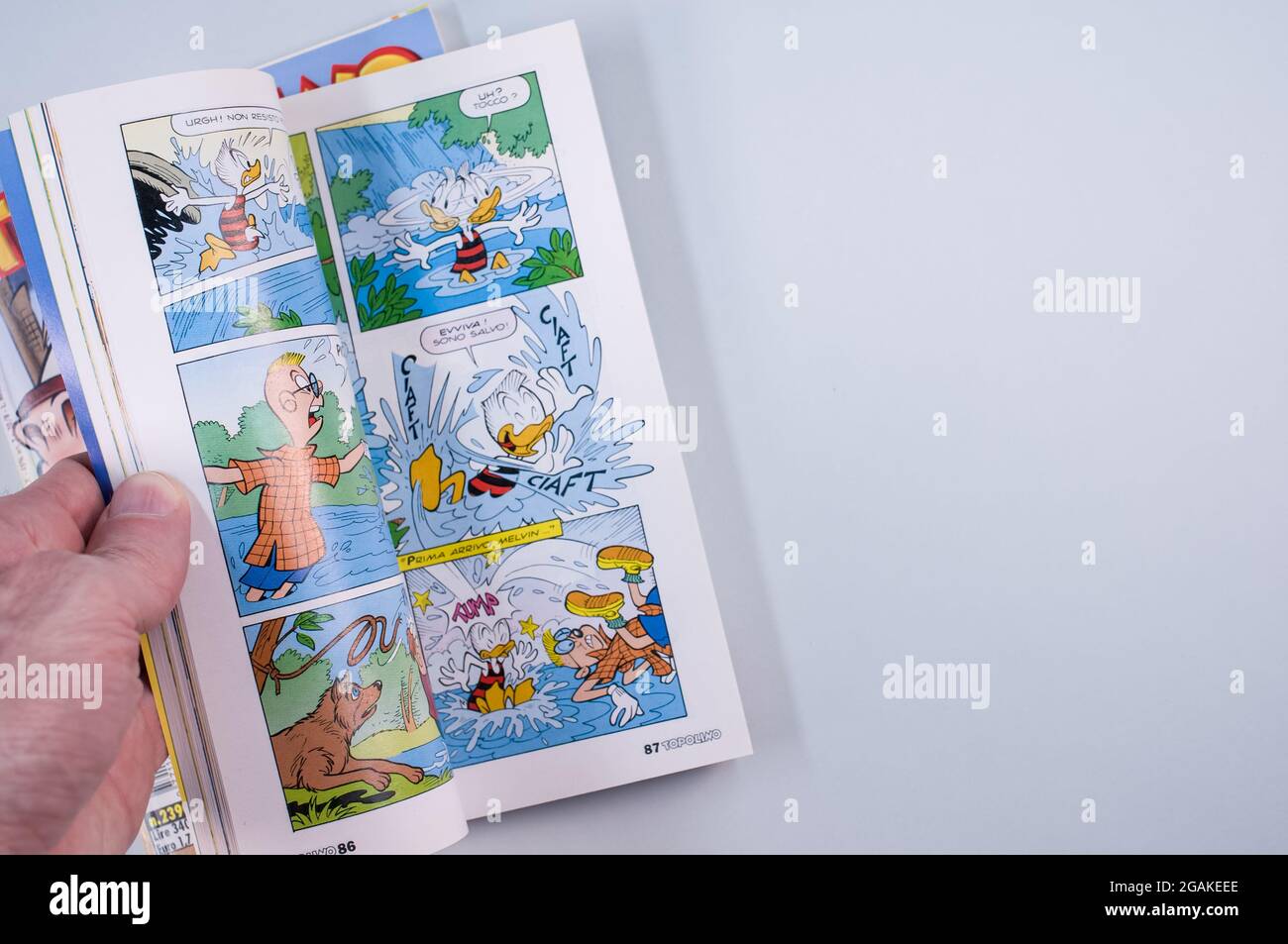 Mickey Mouse Disney cartoon characters comic book - Italian edition ...