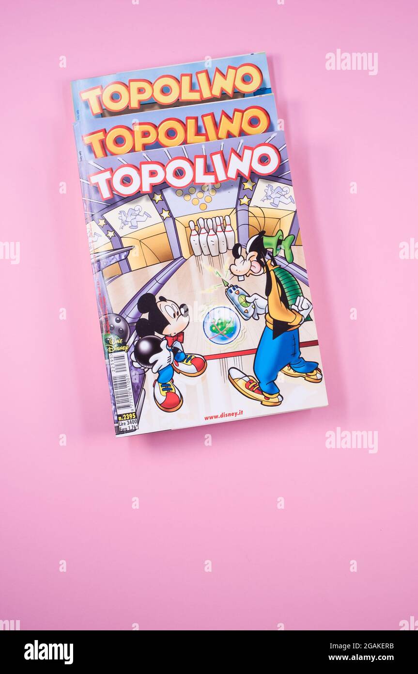 Mickey Mouse Disney cartoon characters comic book - Italian edition ...