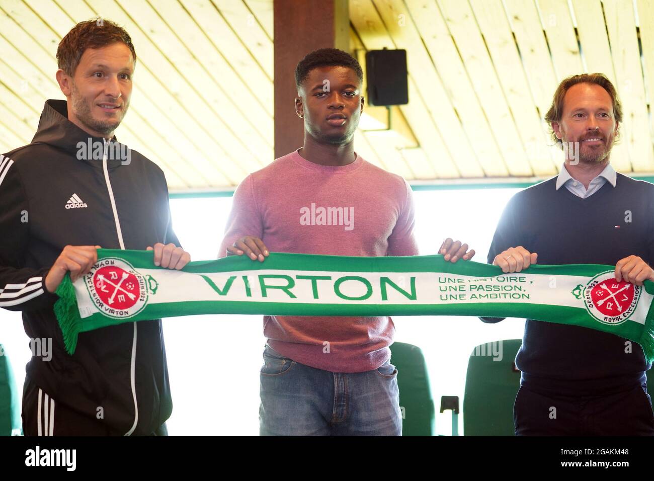 Virton's new head coach Christophe Gregoire, Virton's new player Keres ...