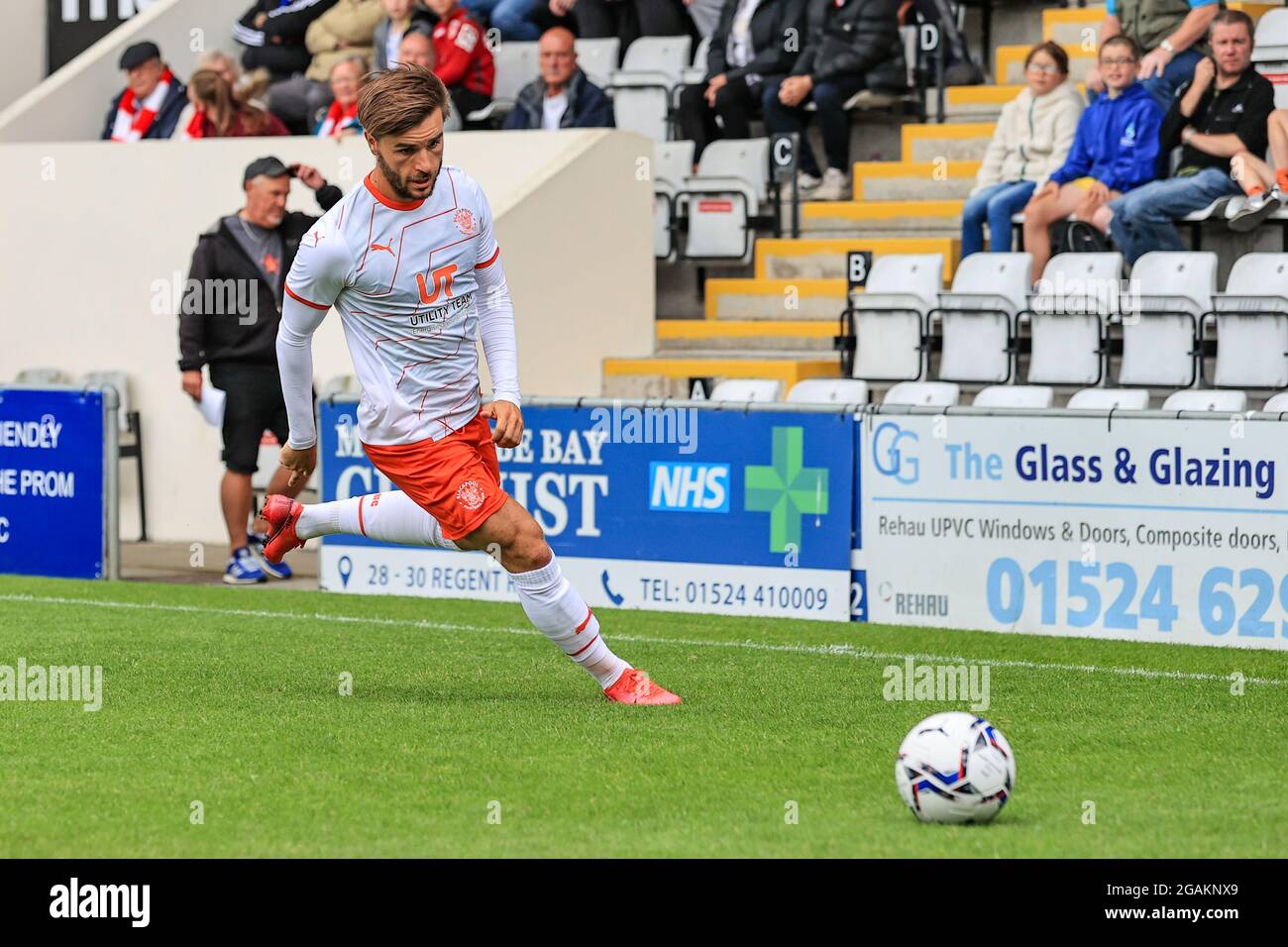 Luke Garbutt of Blackpool breaks down the wing Stock Photo - Alamy