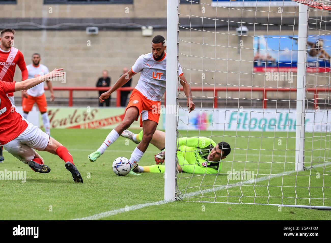 CJ Hamilton of Blackpool scores to make it 1-1 Stock Photo - Alamy