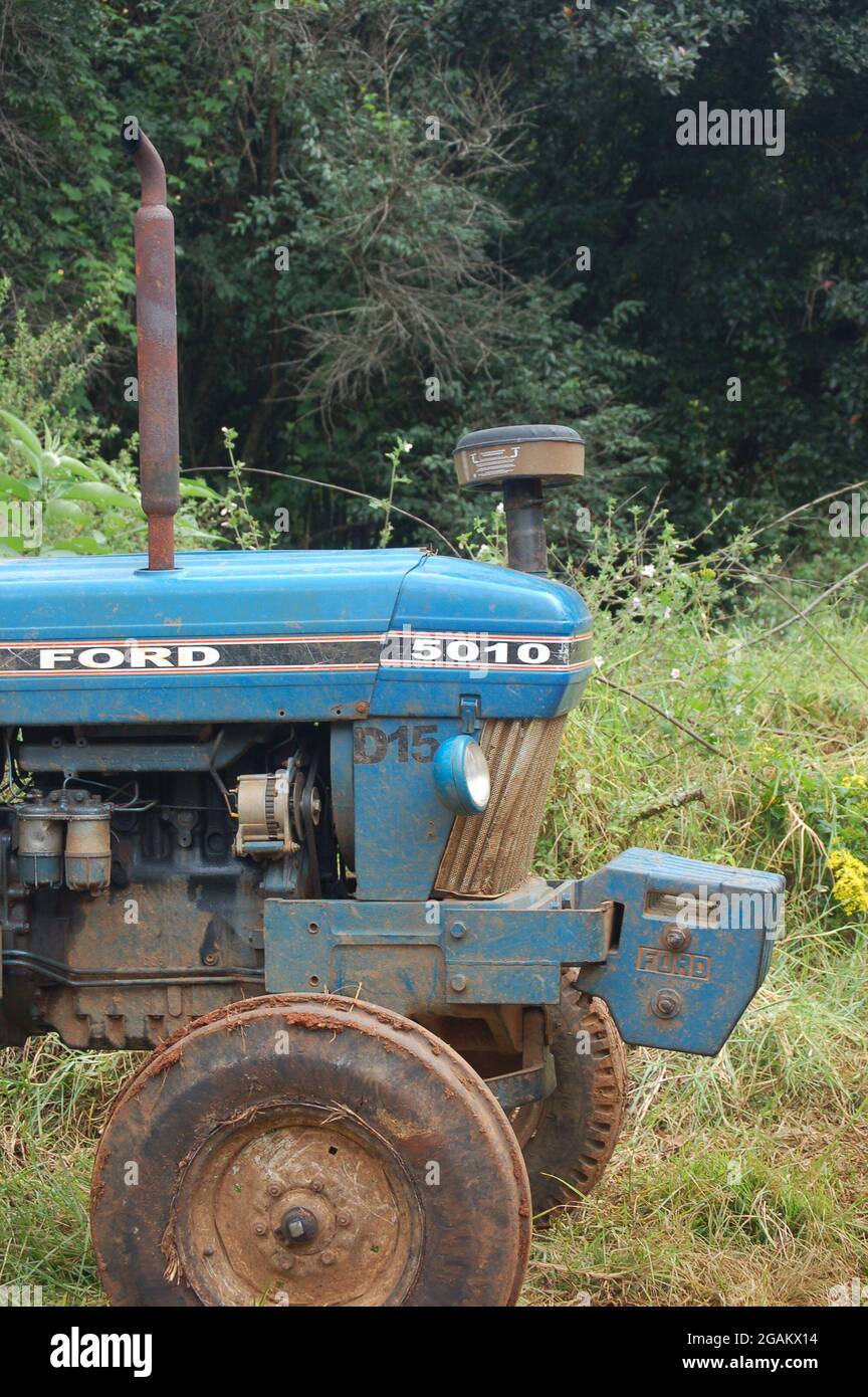 Ford New Holland 3.6L 4 cylinder 52.2kW diesel Farm Tractor (Model 5010 ...