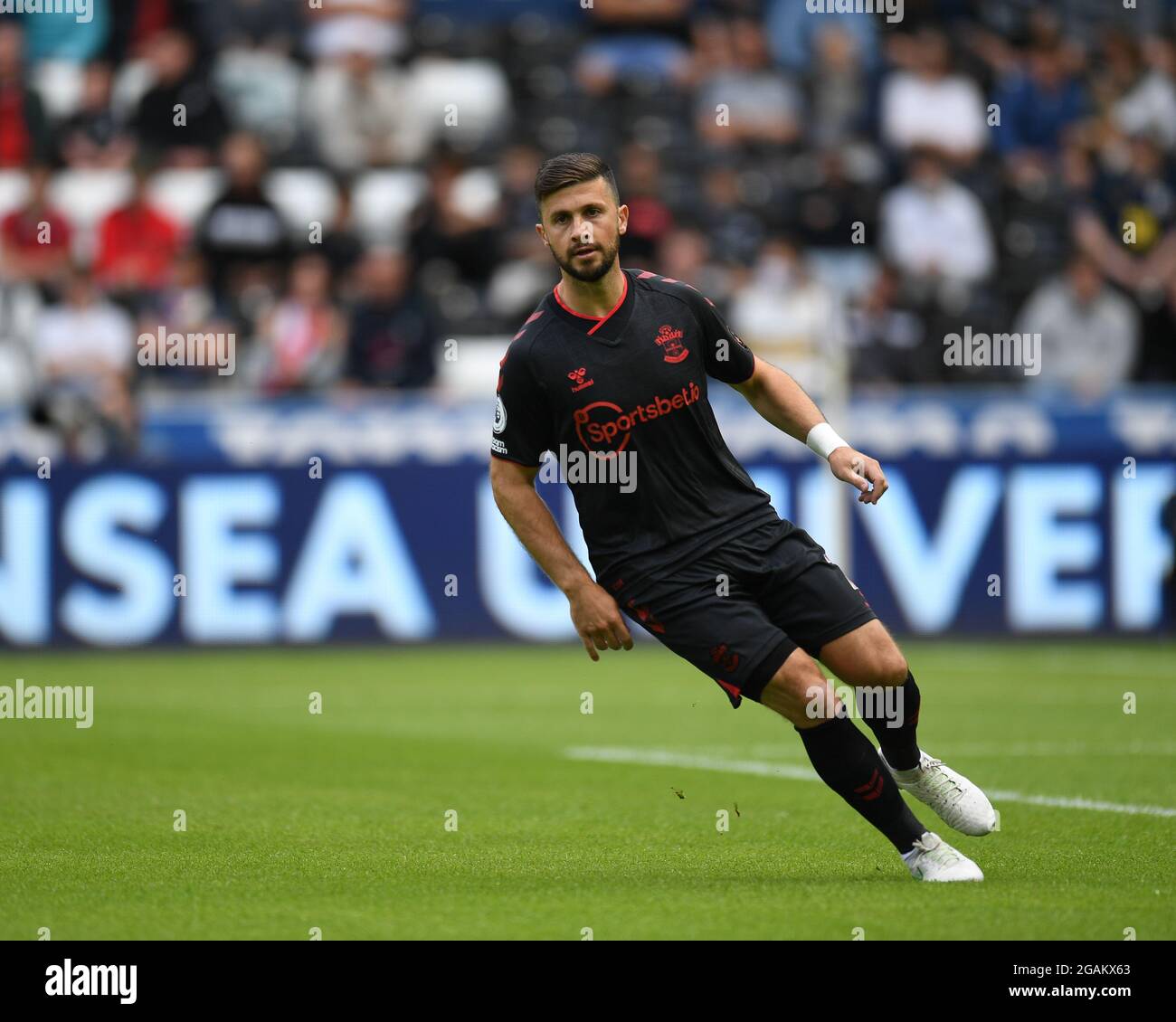 Vs shane long hi-res stock photography and images - Alamy