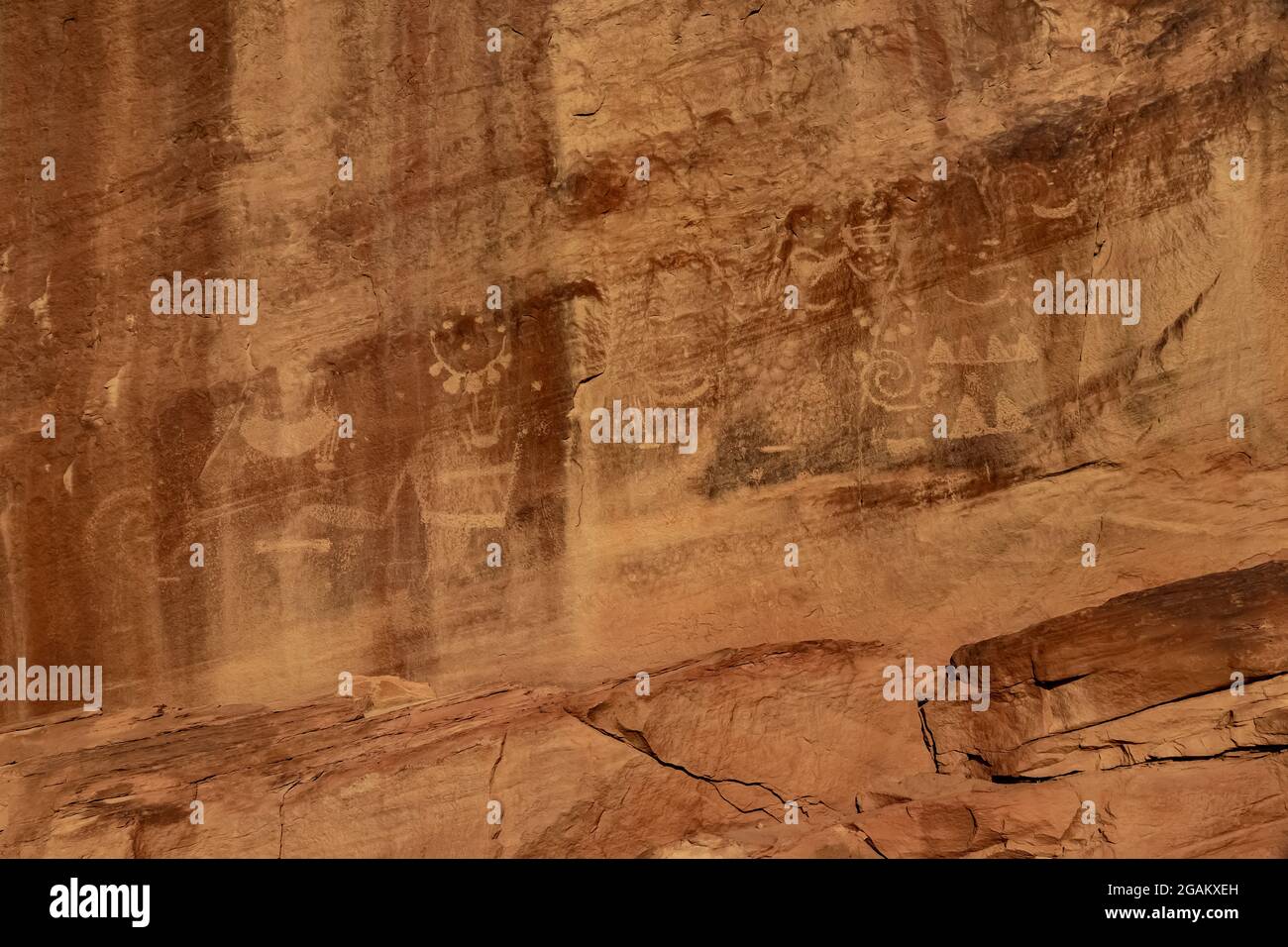 Petroglyph panel at Cub Creek showing a variety of humanoid figures ...