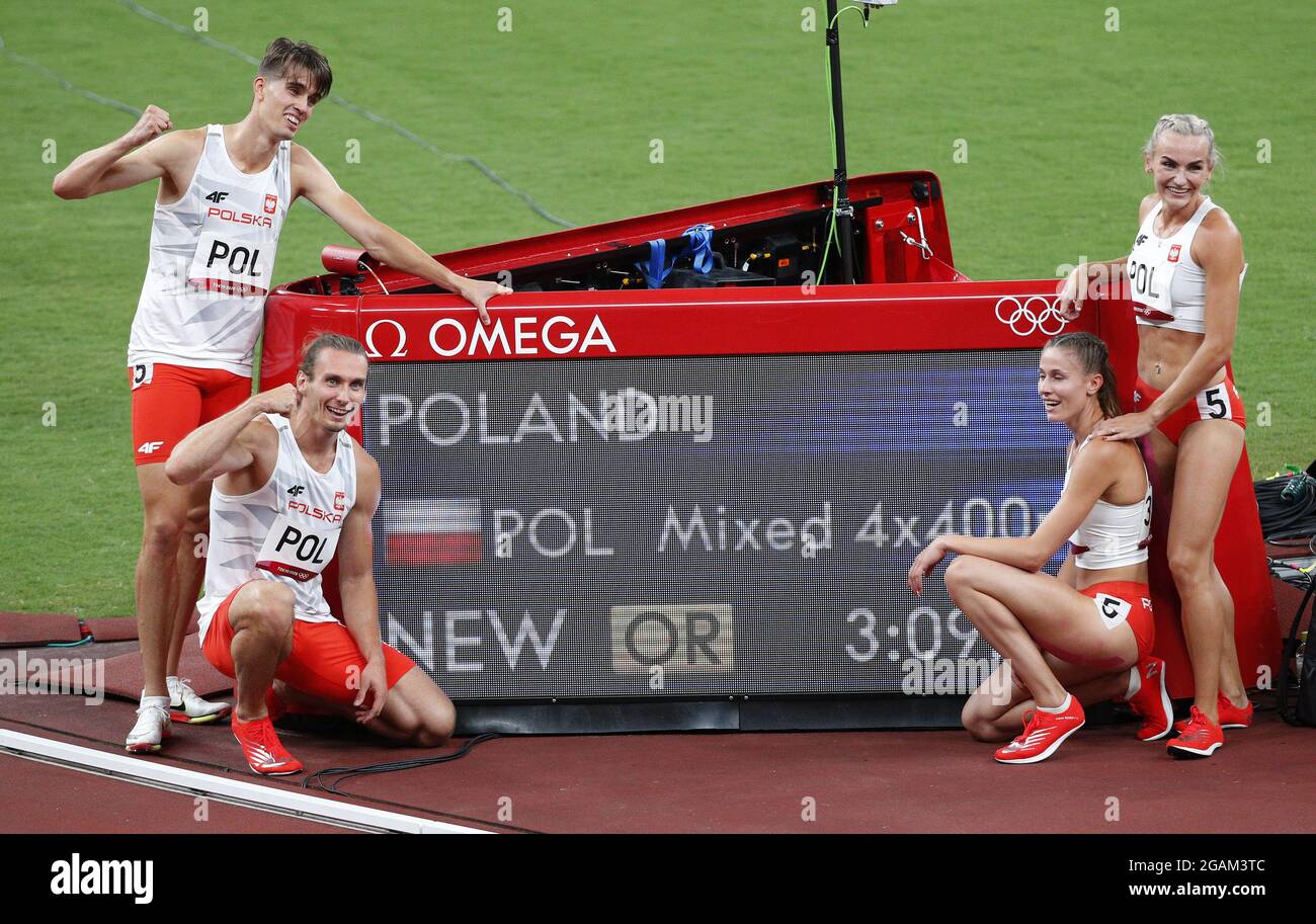 Tokyo, Japan. 31st July, 2021. The Polish team celebrates after winning ...