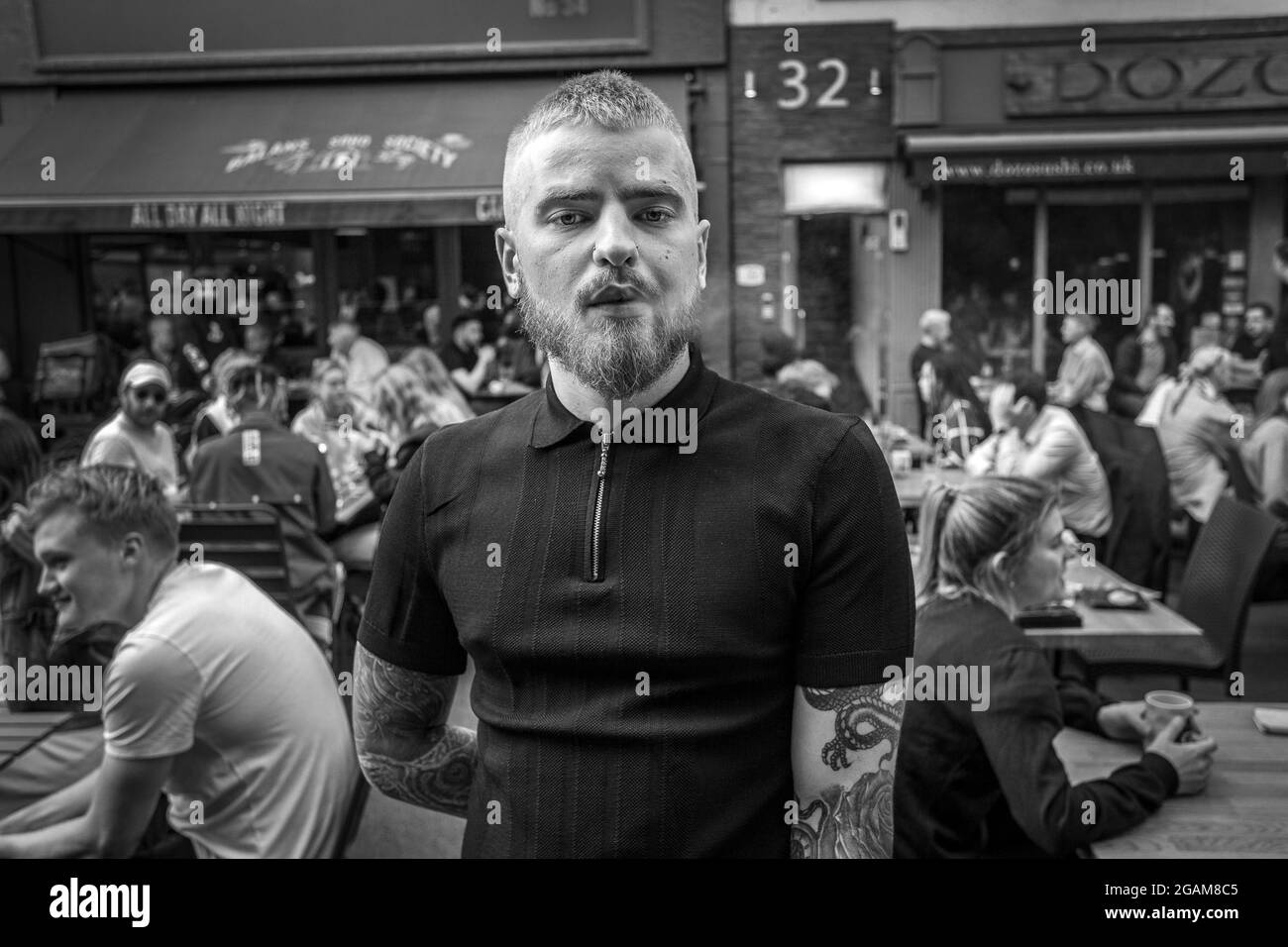 Men in city london Black and White Stock Photos & Images - Alamy