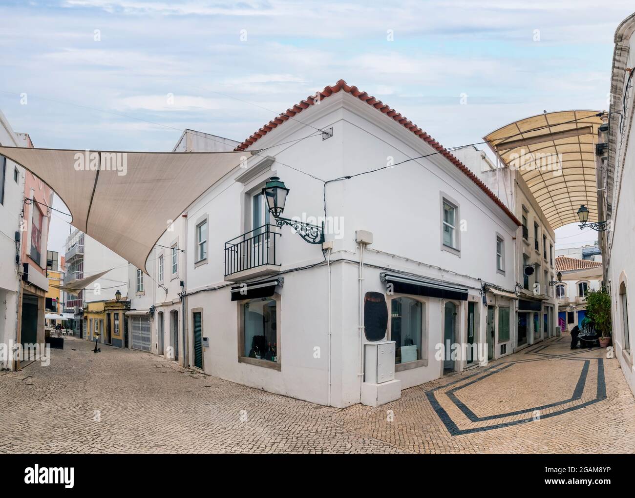Modern houses in faro hi-res stock photography and images - Alamy