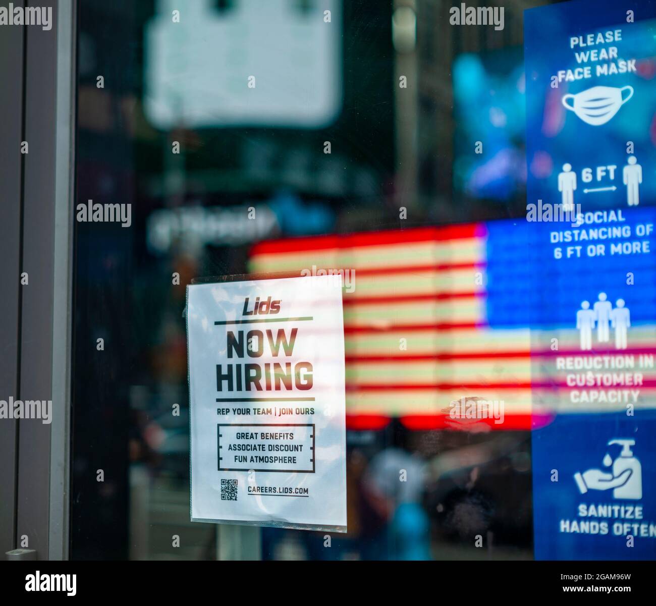 Lids new york hi-res stock photography and images - Alamy