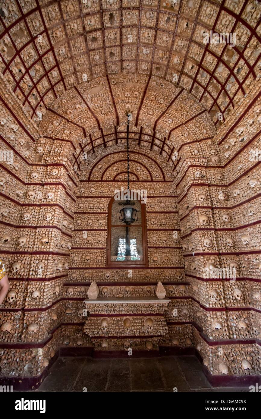 Chapel of bones faro hi-res stock photography and images - Alamy
