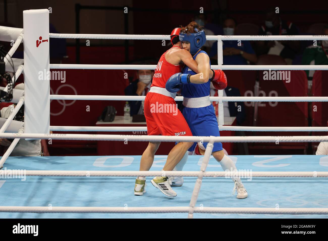Tokyo, Japan. 30th July, 2021. BOXING MUM ADVANCES: Olympic women's ...