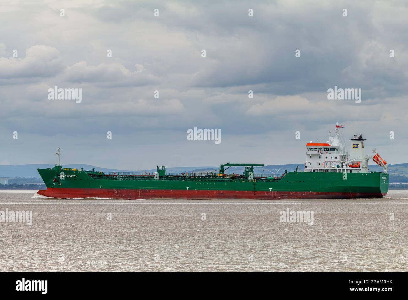 Shipping tanker up close hi-res stock photography and images - Alamy