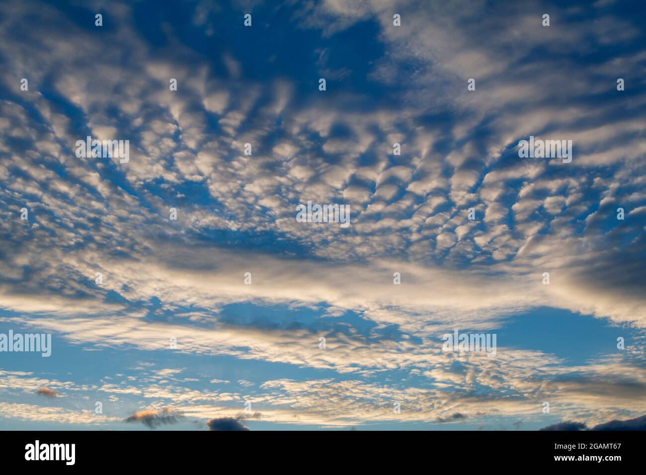 Cloud formation mackerel sky hi-res stock photography and images - Alamy