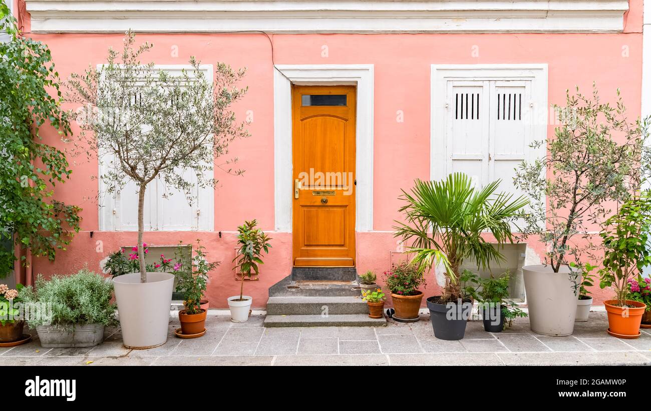 Paris, colorful house rue Cremieux, typical street Stock Photo - Alamy