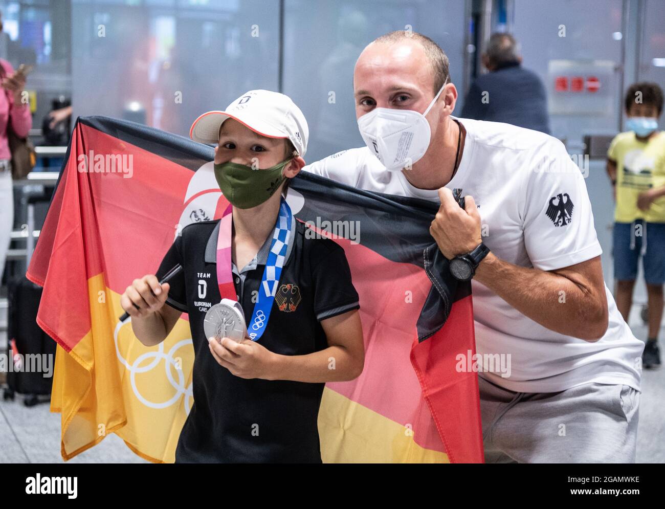 31 July 2021, Hessen, Frankfurt/Main: Rowing's Jonathan Rommelmann, a silver medalist in Tokyo ...