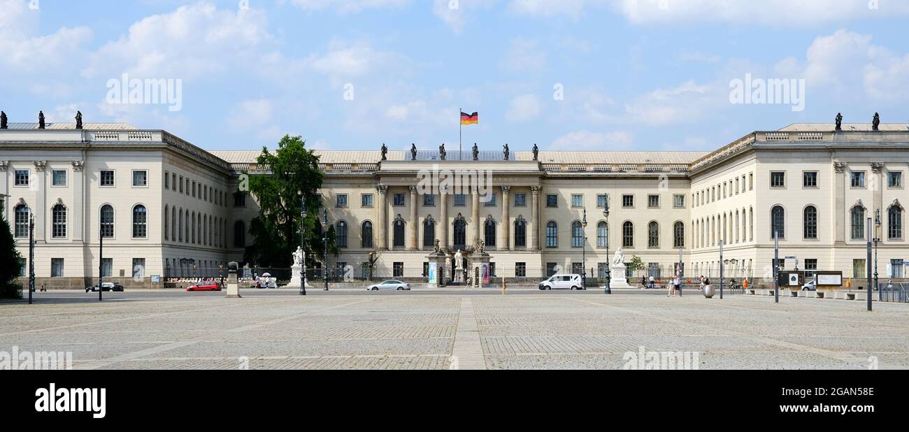 Opernplatz berlin hi-res stock photography and images - Alamy