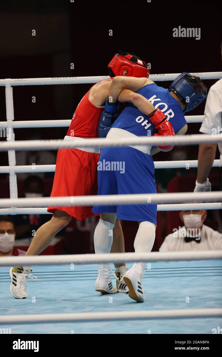 Tokyo, Japan. 30th July, 2021. BOXING MUM ADVANCES: Olympic women's ...