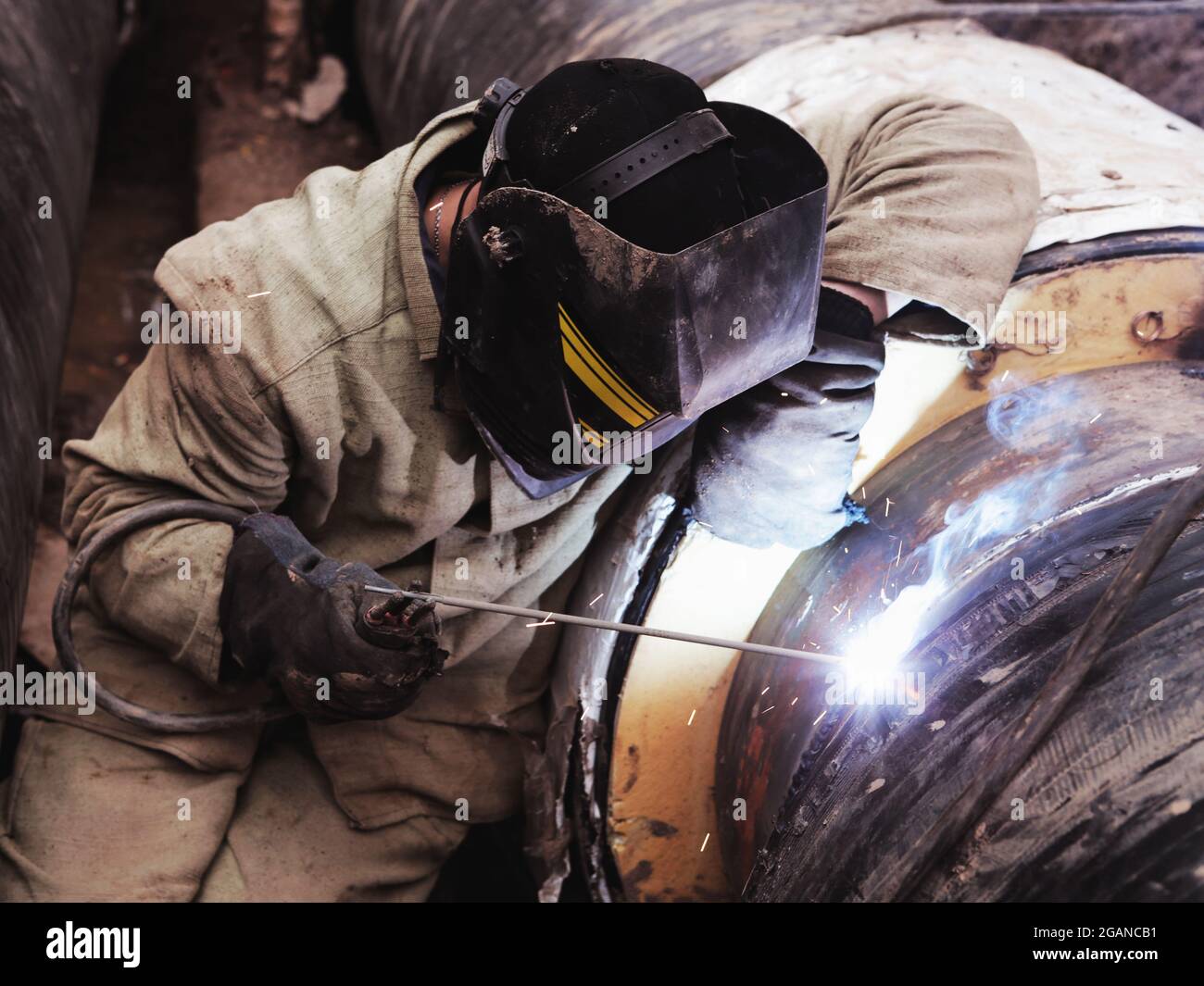 Heating pipes welding hi-res stock photography and images - Alamy