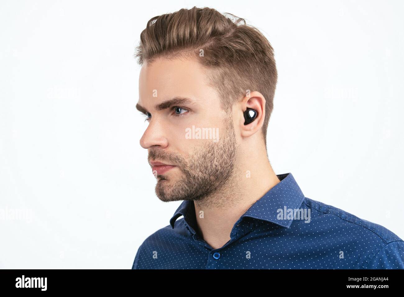 Man earphones hi-res stock photography and images - Alamy