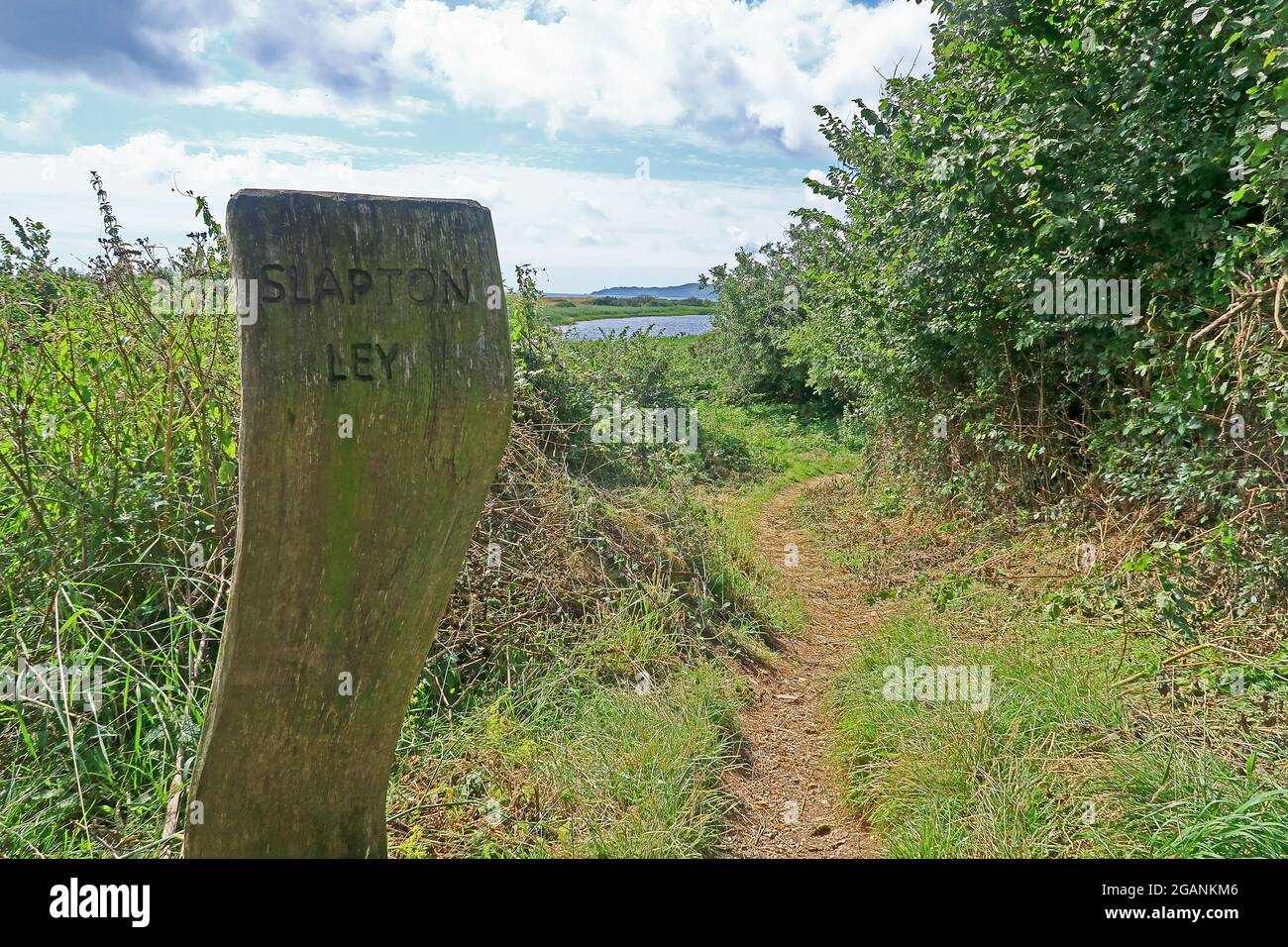 Footpath slapton hi-res stock photography and images - Alamy