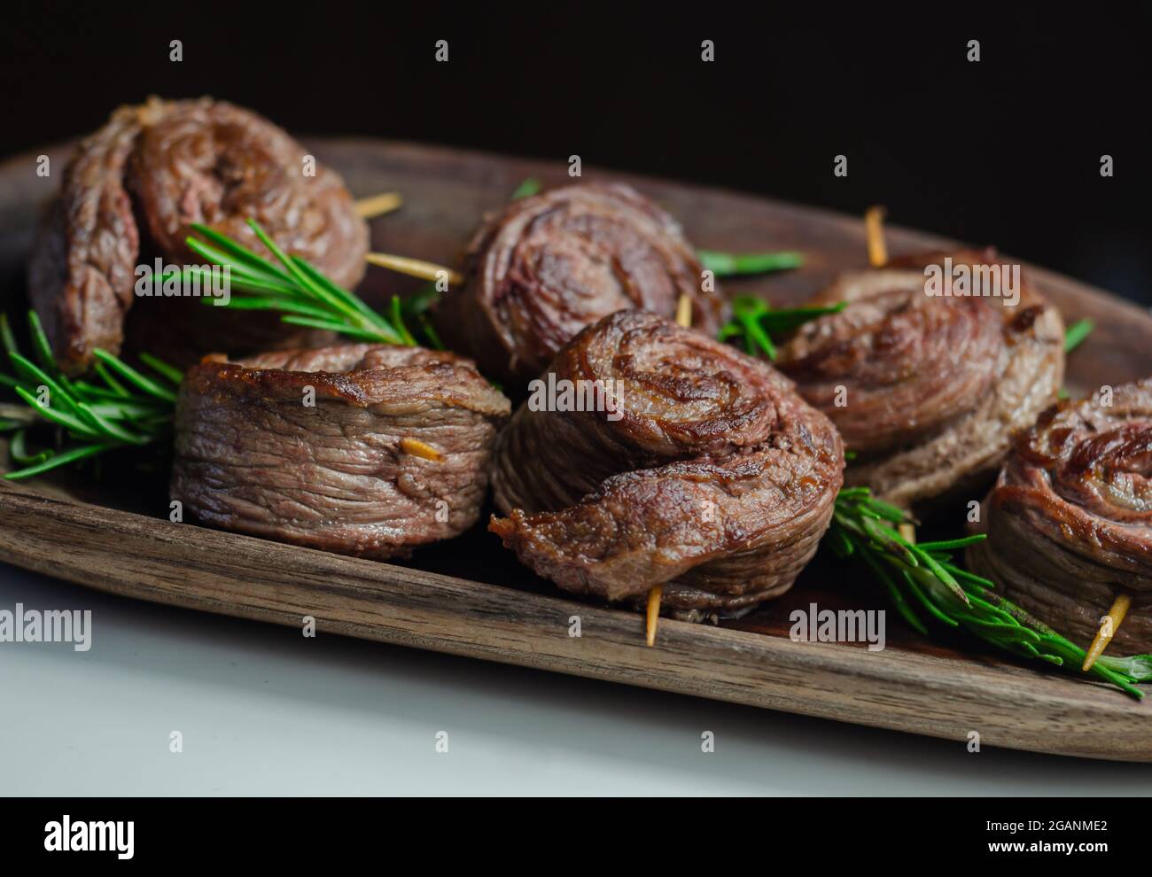 Juicy beef, fried and cooked in the shape of a rose, creatively served ...