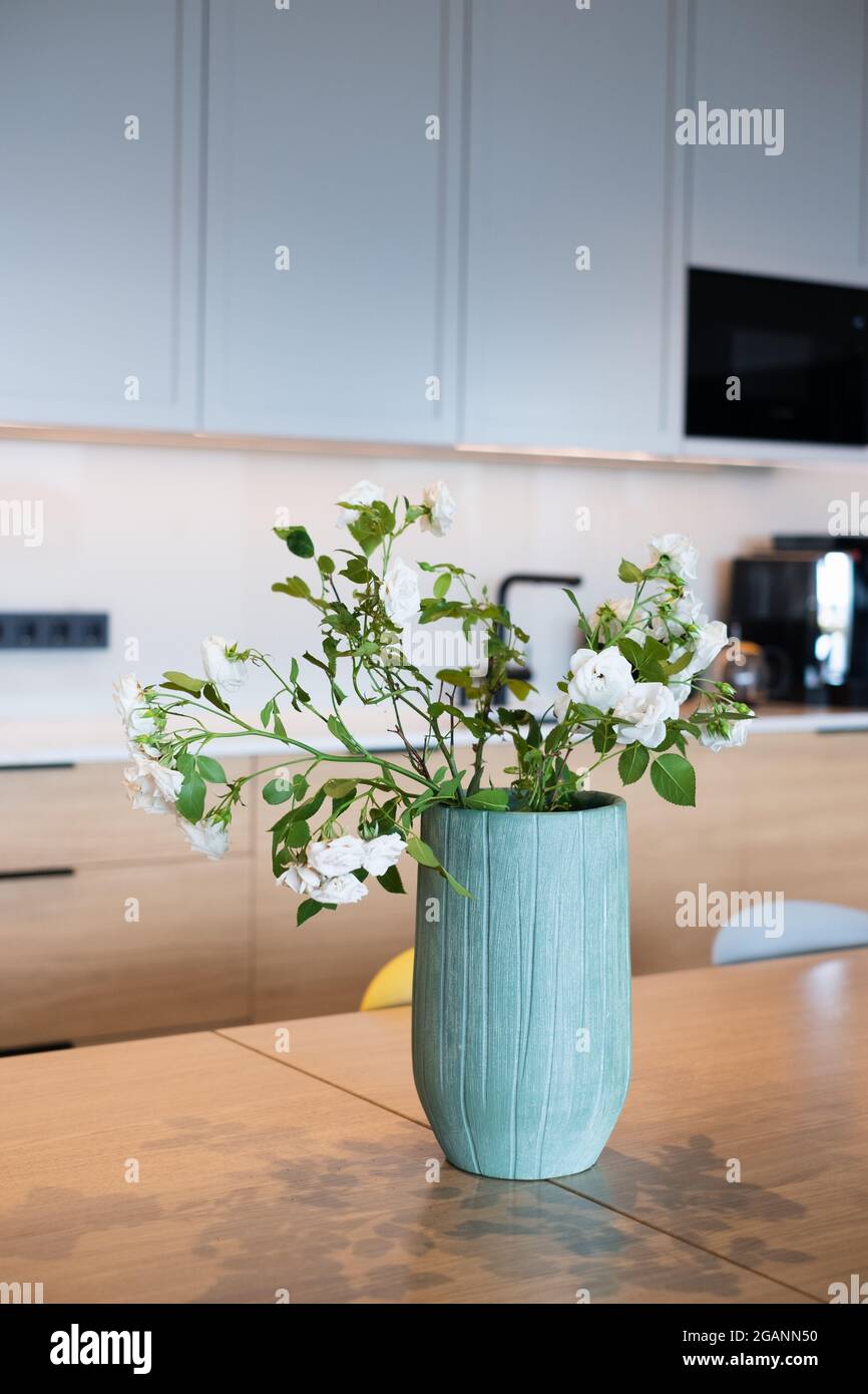 Simple modern floral design hi-res stock photography and images - Alamy