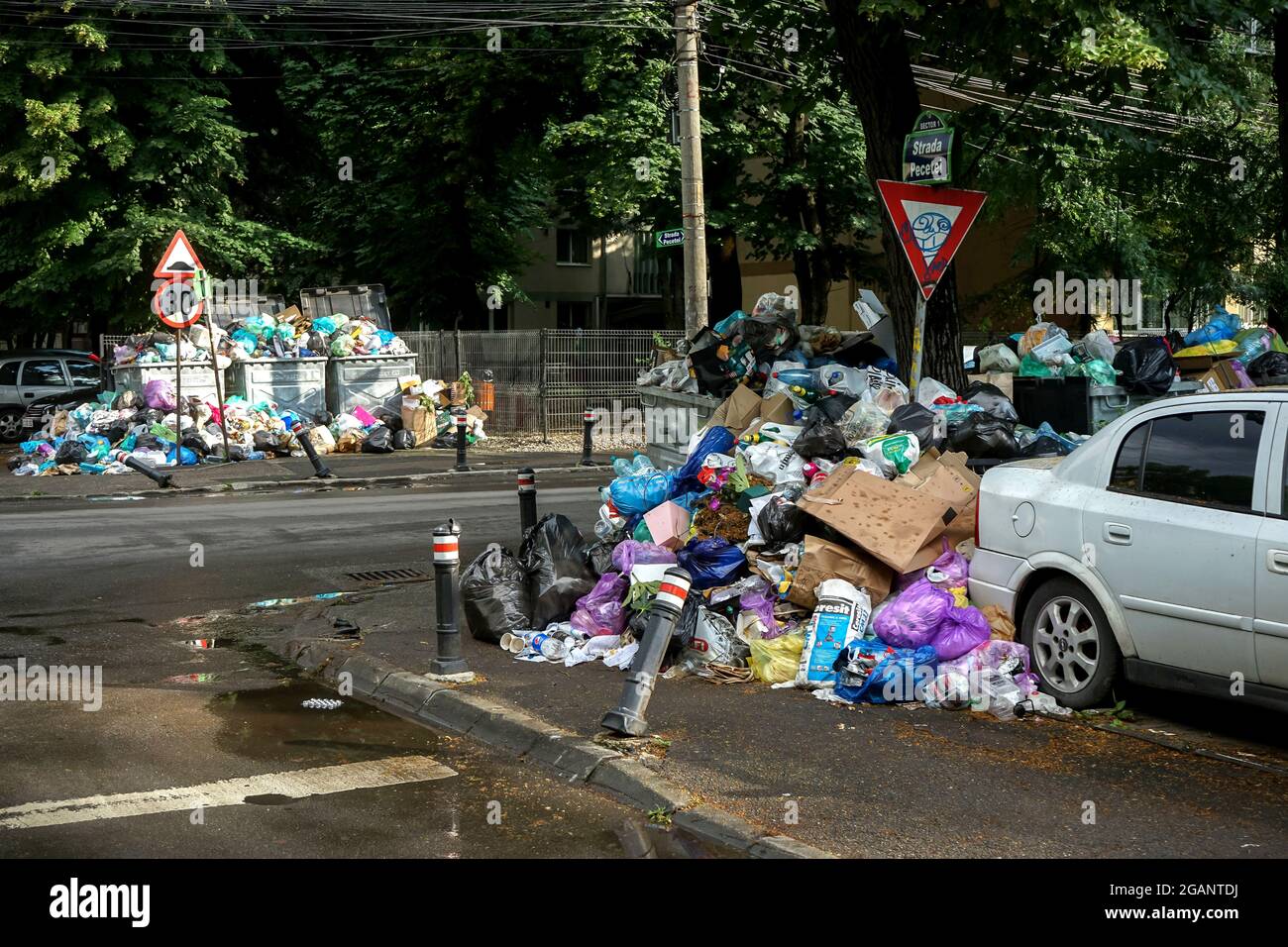 Bucharest, Romania - June 15, 2021: Garbage on the streets of sector 1 ...