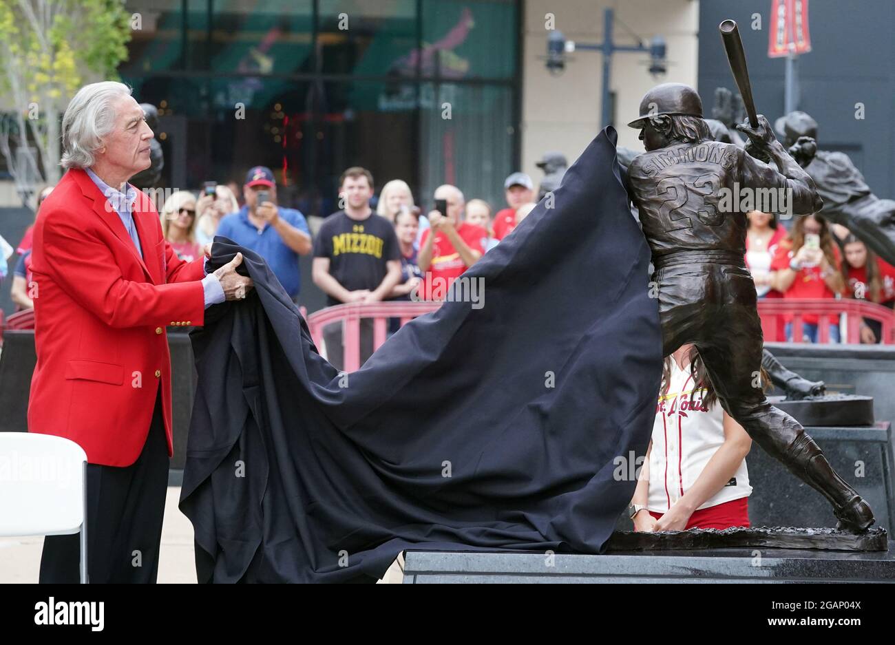 Unveils statue hi-res stock photography and images - Alamy