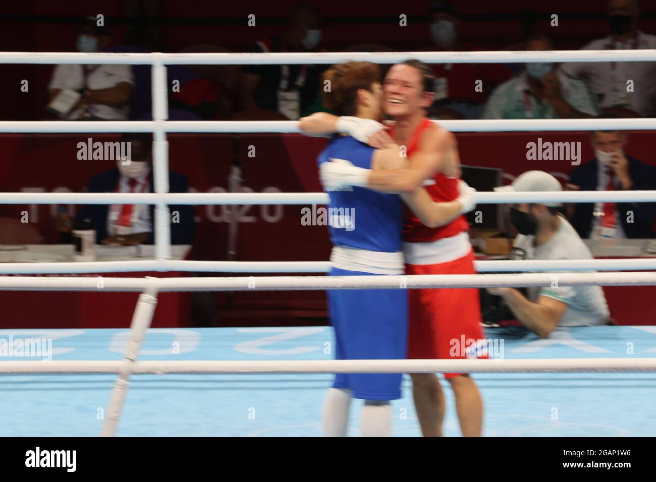 Tokyo, Japan. 30th July, 2021. BOXING MUM ADVANCES: Olympic women's ...