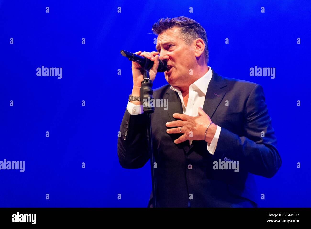 Uk singer tony hi-res stock photography and images - Alamy