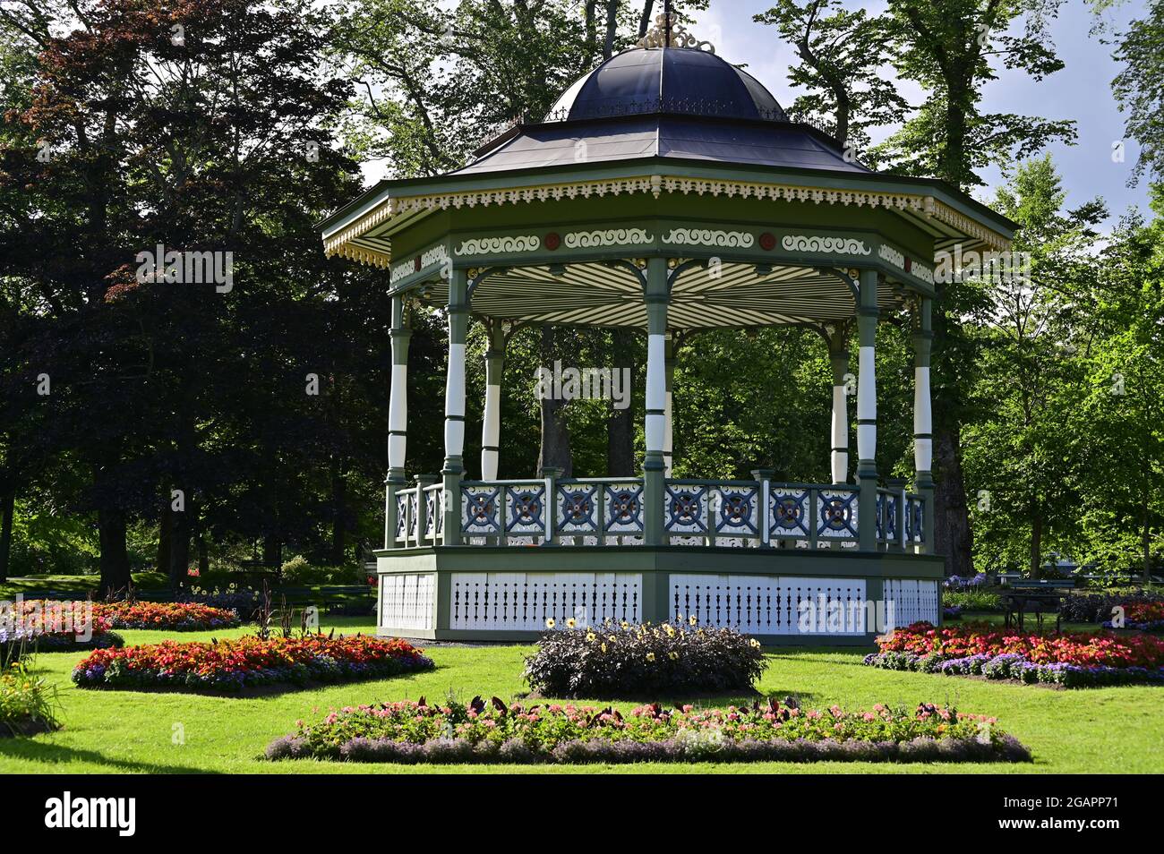 An alcove garden hi-res stock photography and images - Alamy