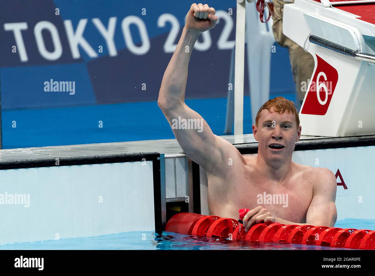 TOKYO, JAPAN - JULY 27: Tom Dean of Great Britain celebrates after ...