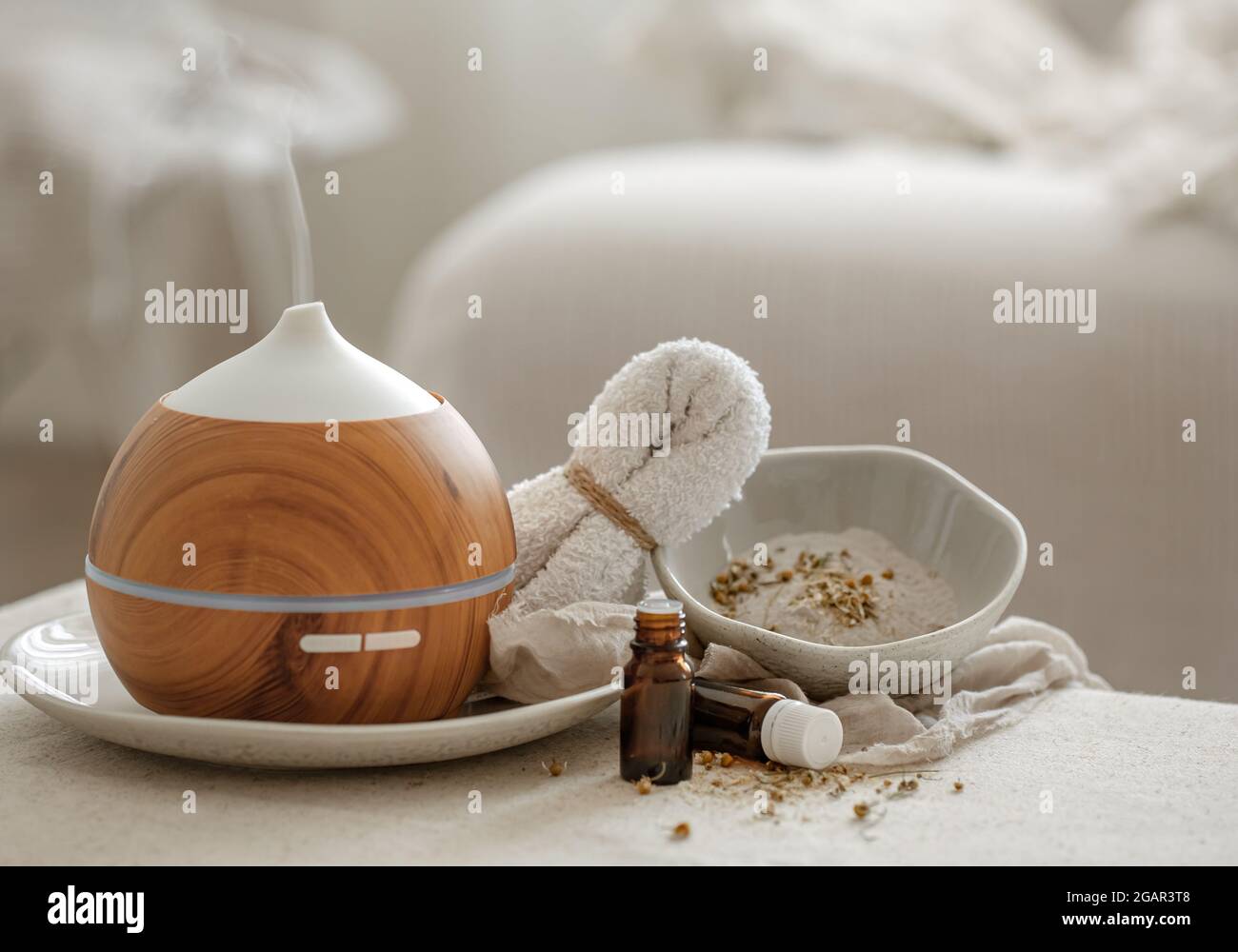 Aromatherapy diffusing hi-res stock photography and images - Alamy