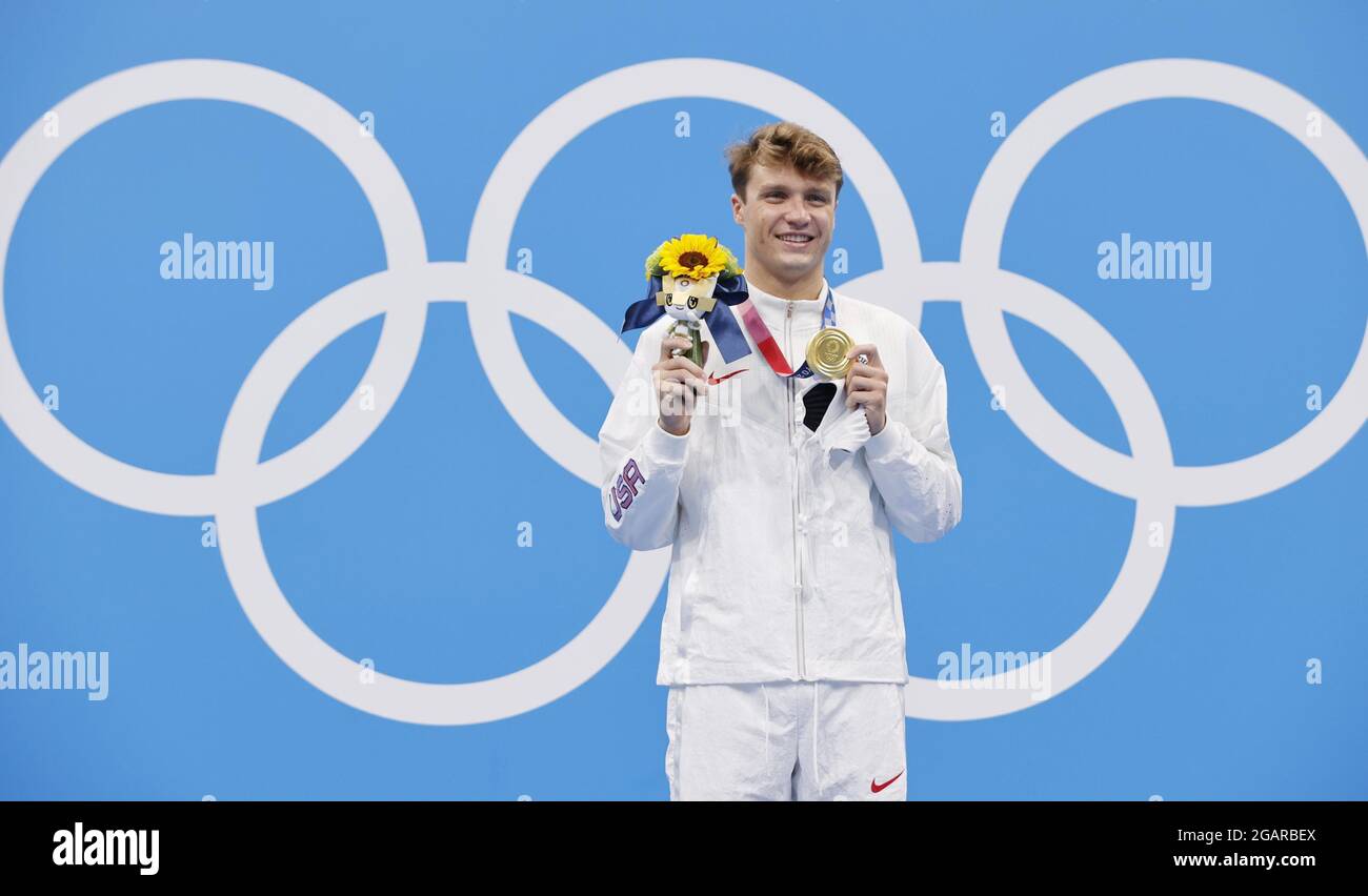 Robert Finke of the United States poses with his gold medal in the men ...