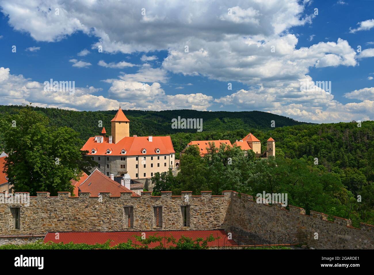 Old castle in the countryside hi-res stock photography and images - Alamy