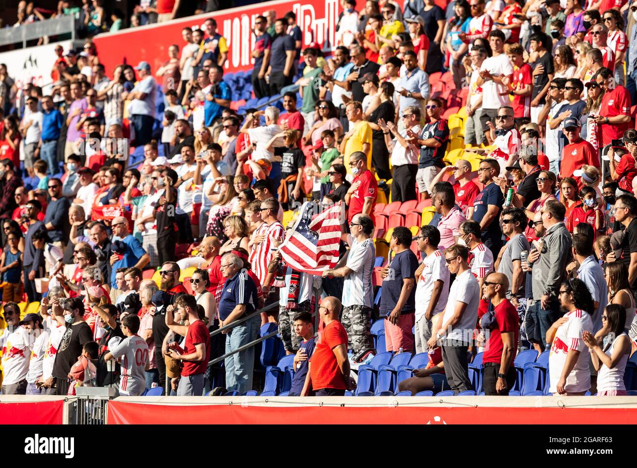 American fans during the national anthem hi-res stock photography and ...