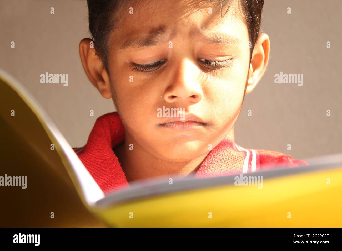 Smile child kids hi-res stock photography and images - Alamy