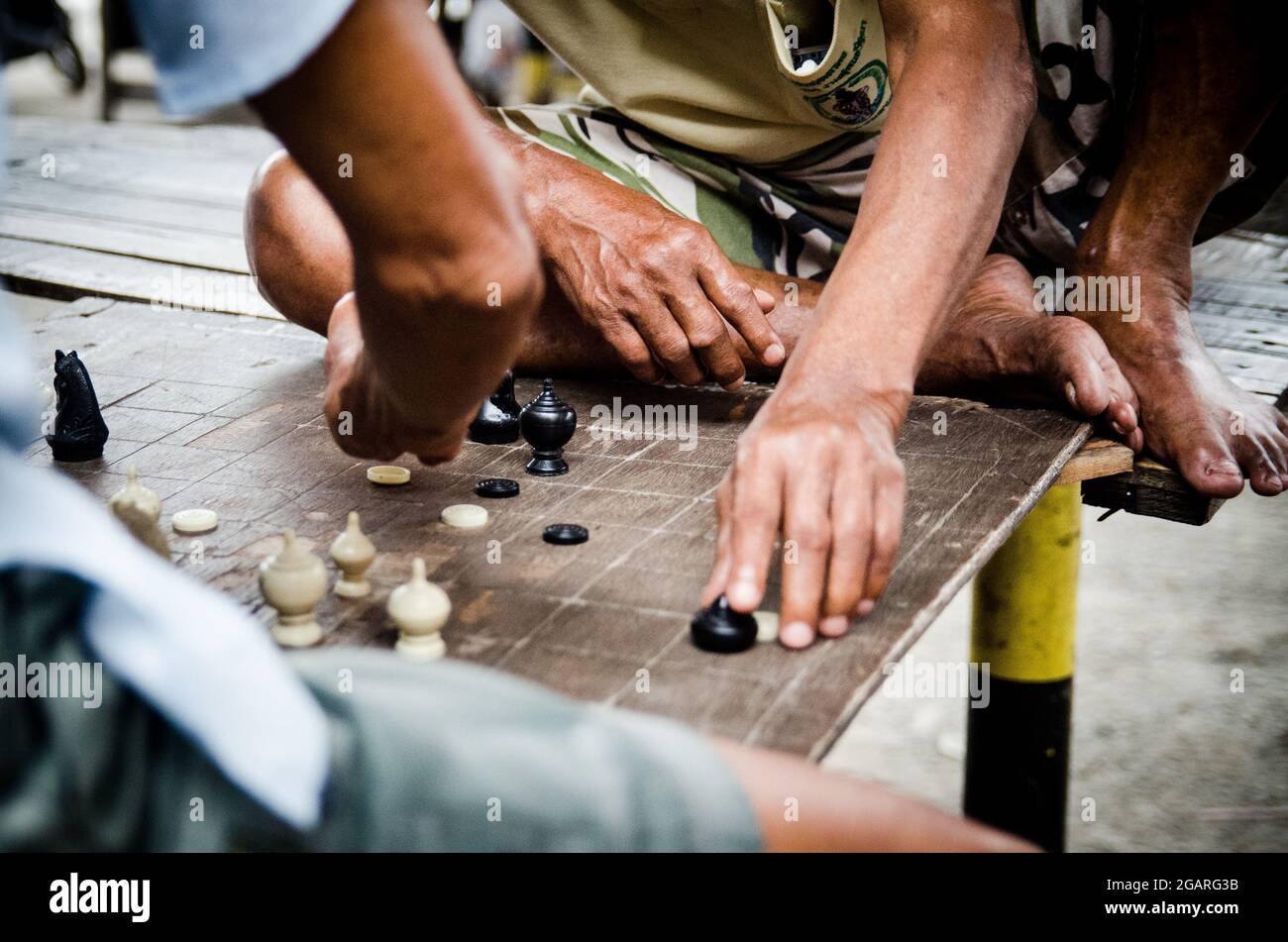 Play chess hi-res stock photography and images - Alamy