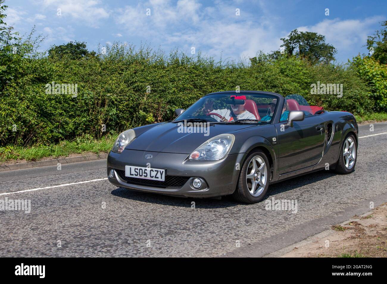 2005 grey Toyota MR2 VVT Roadster5 speed manual 1794cc cabrio, en-route ...