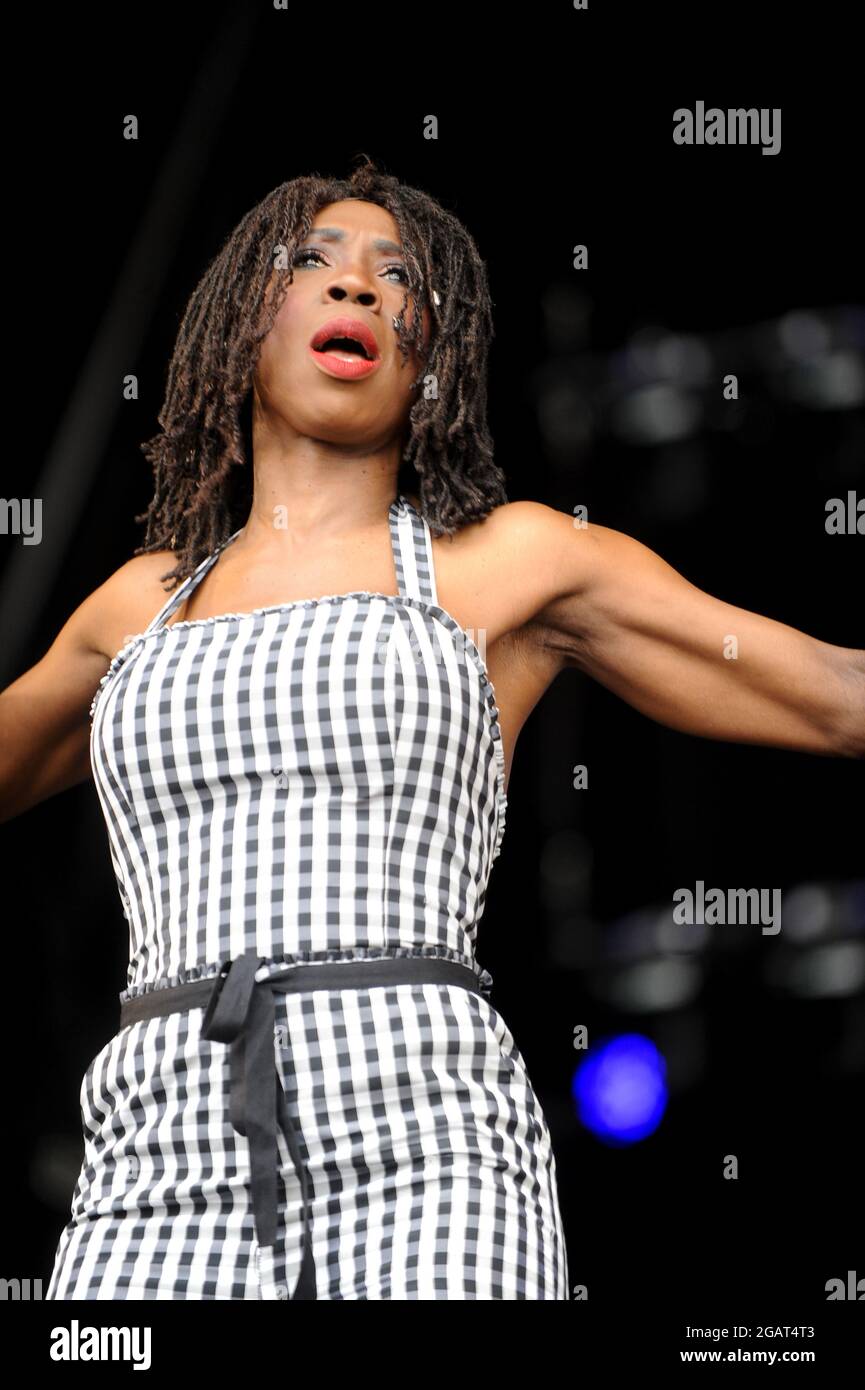 Heather Small Performing at Lets Rock Leeds 80s Stock Photo - Alamy