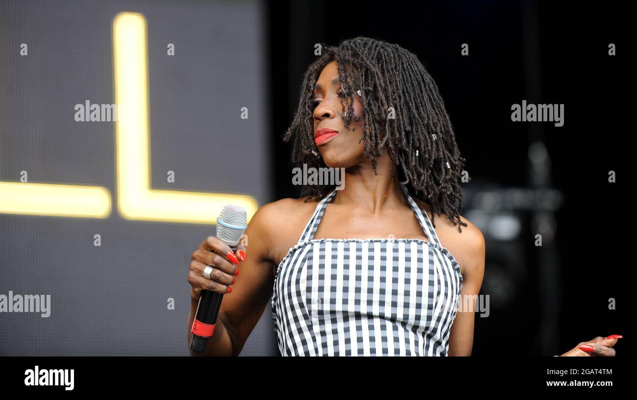 Heather Small Performing at Lets Rock Leeds 80s Stock Photo - Alamy