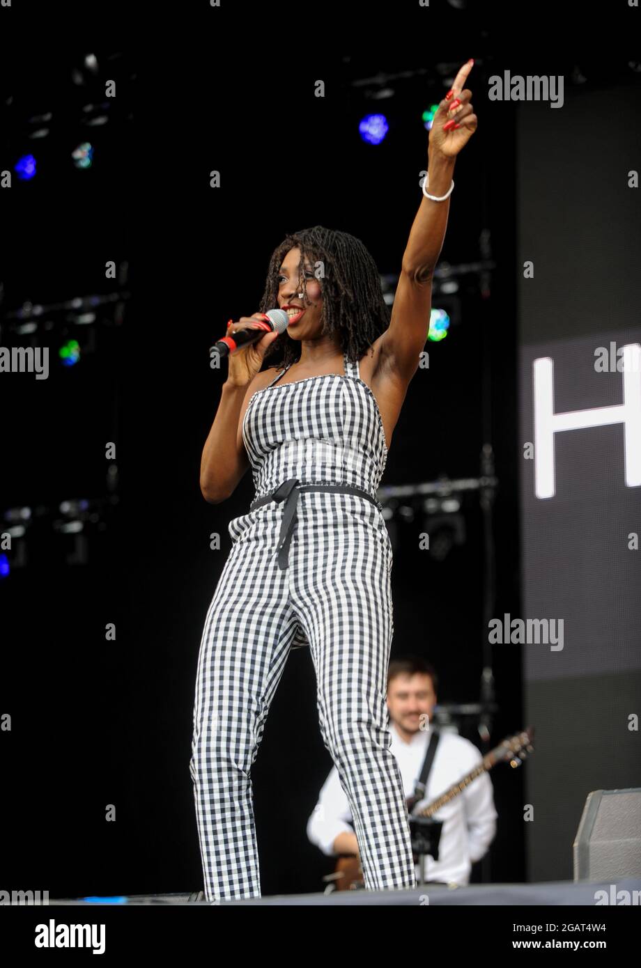 Heather Small Performing at Lets Rock Leeds 80s Stock Photo - Alamy