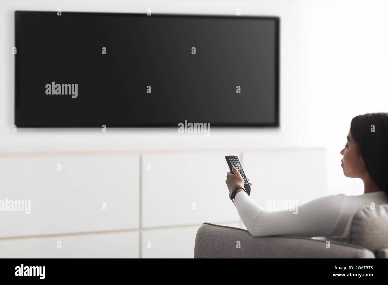 Blank television screen hi-res stock photography and images - Alamy