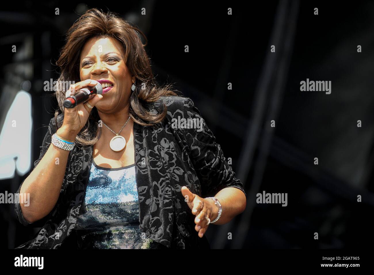 Jaki Graham Performing at Lets Rock Leeds 80s Stock Photo - Alamy
