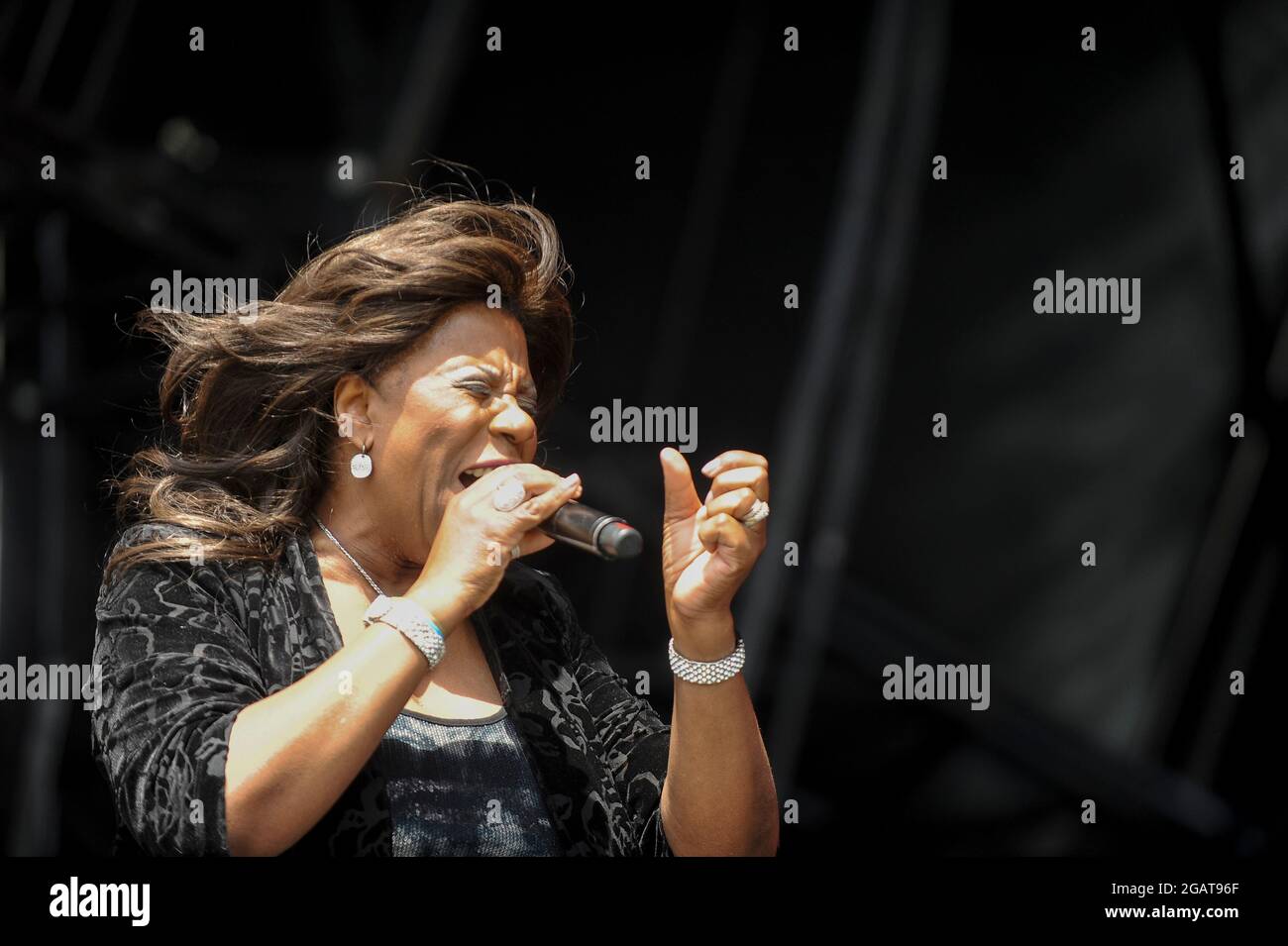 Jaki Graham Performing at Lets Rock Leeds 80s Stock Photo - Alamy