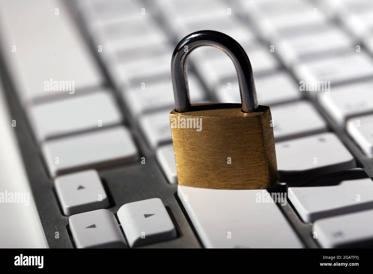 Cyber safety concept - lock on computer keyboard Stock Photo - Alamy